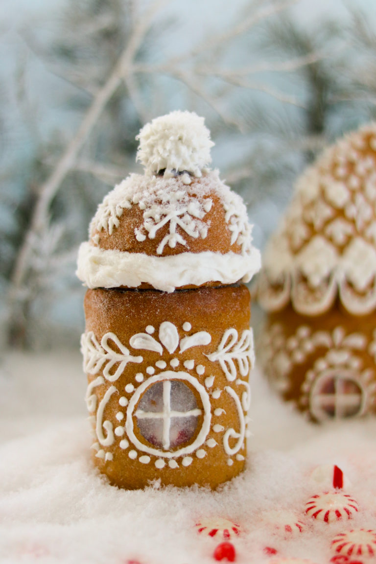 Mini Gingerbread House DIY - LilyArdor