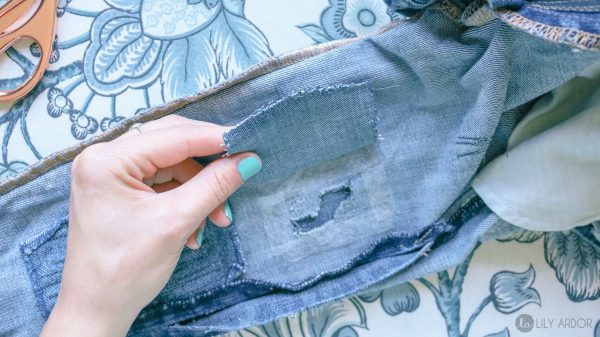 HOW TO FIX RIPPED JEANS - 5 EASY STEPS - PHOTO + VIDEO