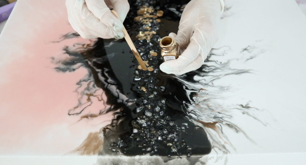 BEGINNERS: HOW TO POUR RESIN! WHAT YOU NEED TO KNOW!!