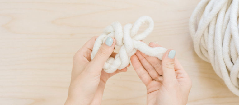 DIY Macrame Rope Rug - Giant Doily! No Crochet Needed! Via LilyArdor