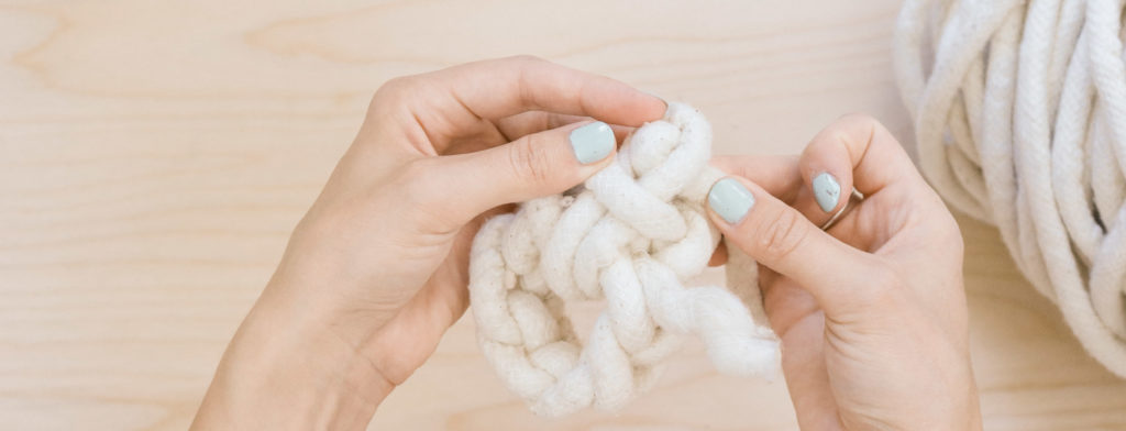 DIY Macrame Rope Rug - Giant Doily! No Crochet Needed! Via LilyArdor