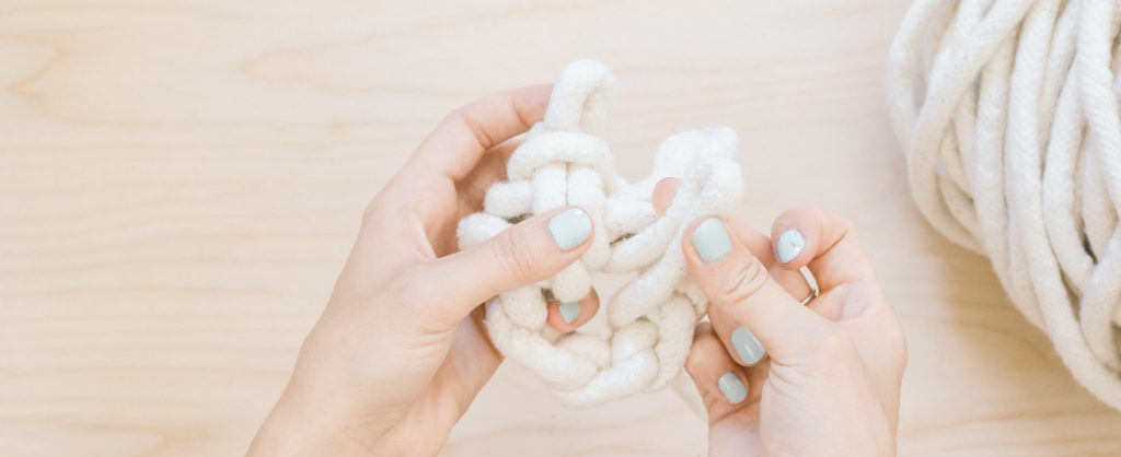 DIY Macrame Rope Rug - Giant Doily! No Crochet Needed! Via LilyArdor