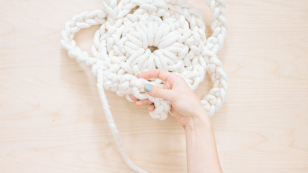 DIY Macrame Rope Rug - Giant Doily! No Crochet Needed! Via LilyArdor