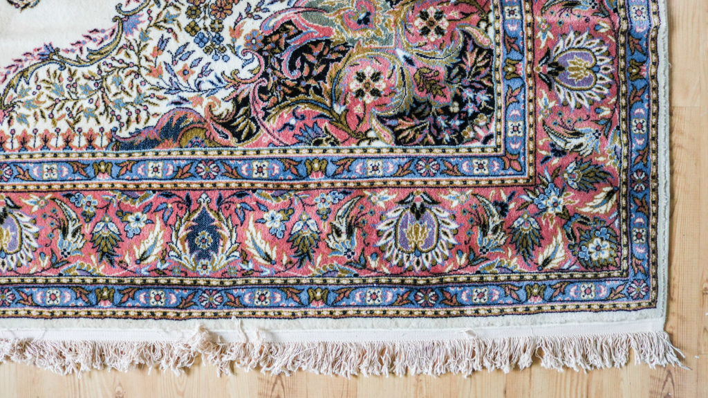 How to paint a rug! DIY Reform rug - Lily Ardor