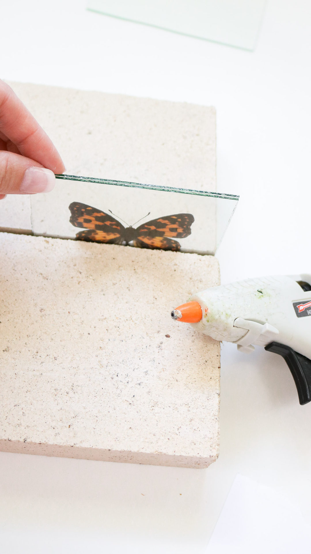 Mother's DAY Butterfly Gift | Kid Friendly Craft | Via Lilyardor
