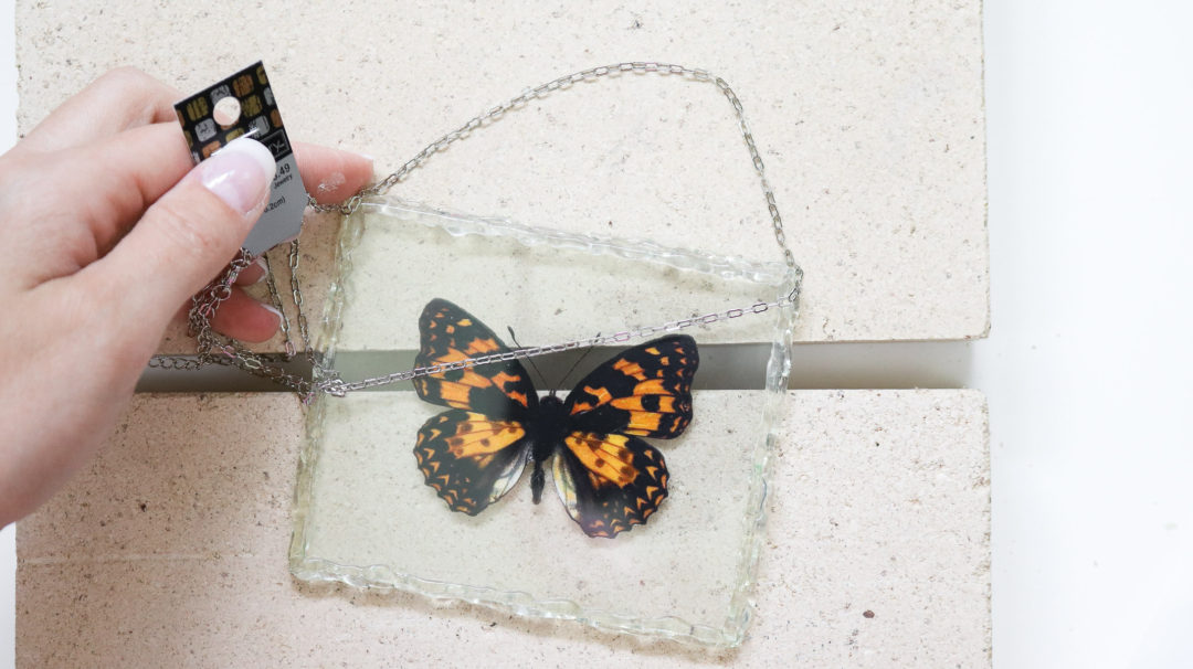 Mother's DAY Butterfly Gift | Kid Friendly Craft | Via Lilyardor