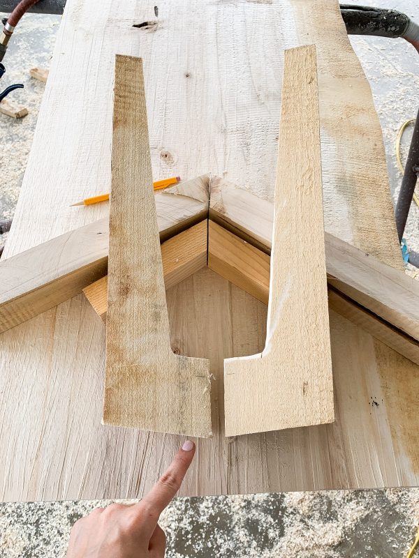 DIY COFFEE TABLE - WITH A LIVE EDGE! How to make it from raw wood