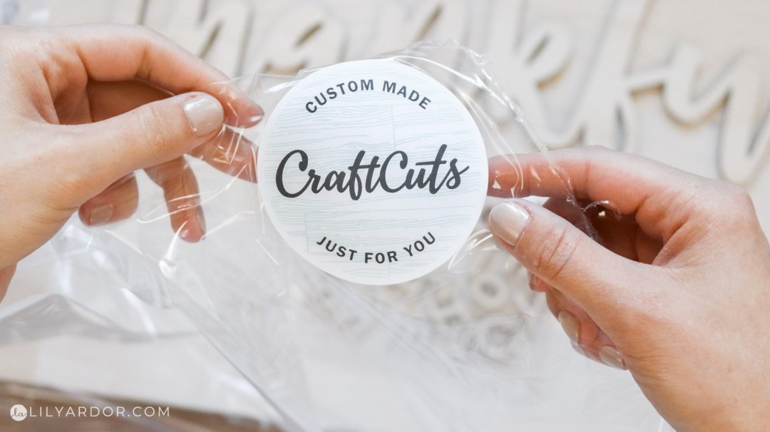 Plaid Sign Tutorial in 10 Minutes - With A Stencil! Paint Plaid On ...