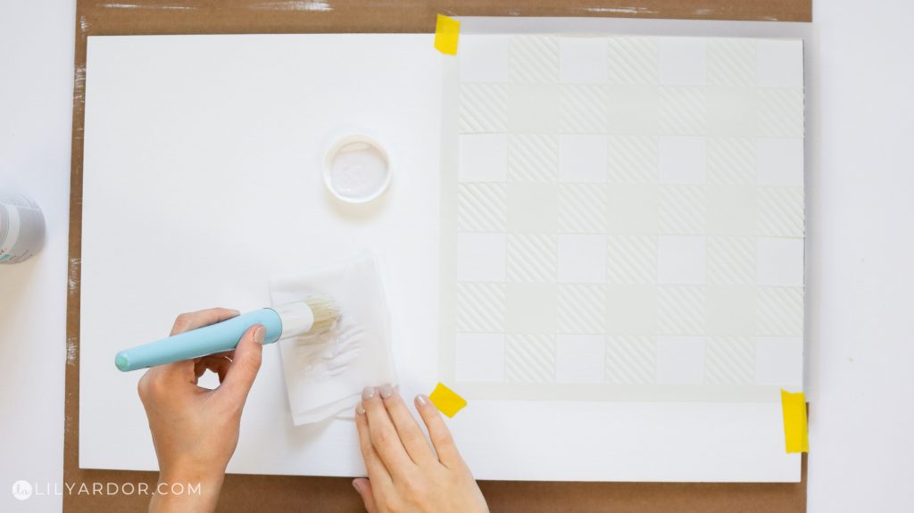 Plaid Sign Tutorial in 10 Minutes - With A Stencil! Paint Plaid On ...