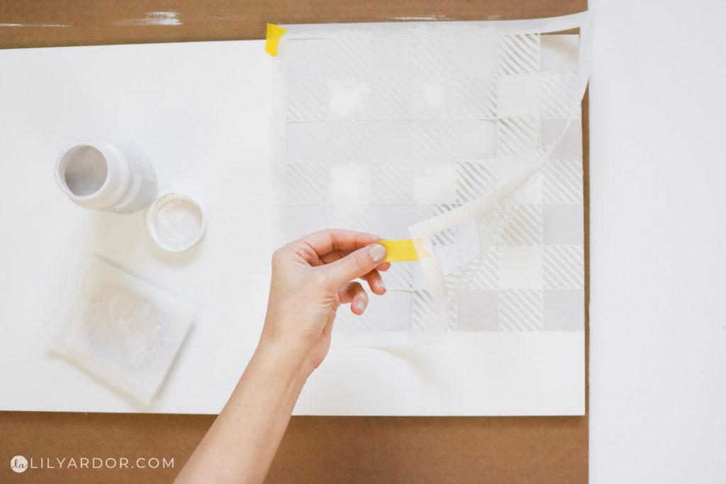Plaid Sign Tutorial in 10 Minutes - With A Stencil! Paint Plaid On ...