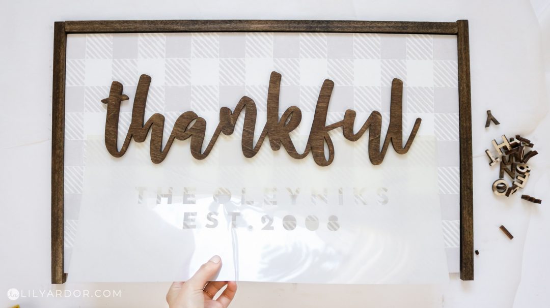 Plaid Sign Tutorial in 10 Minutes - With A Stencil! Paint Plaid On ...