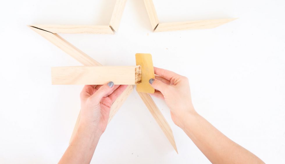 DIY Wood Star - In 5 Easy Steps ! Styled 4 Ways | Spring + Holidays