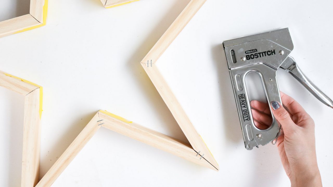 DIY Wood Star - In 5 Easy Steps ! Styled 4 Ways | Spring + Holidays