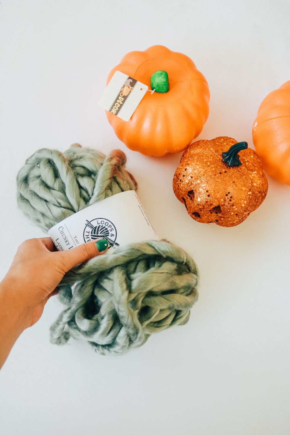 DIY Chunky Knit Pumpkin - Lily Ardor