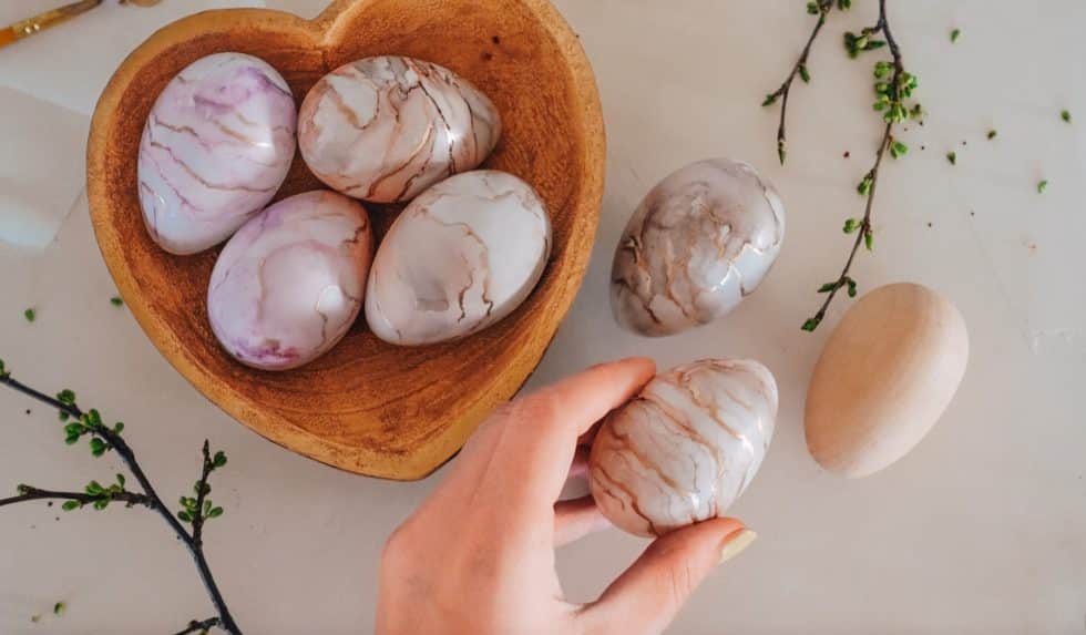 DIY MARBLE EGGS IN 3 EASY STEPS
