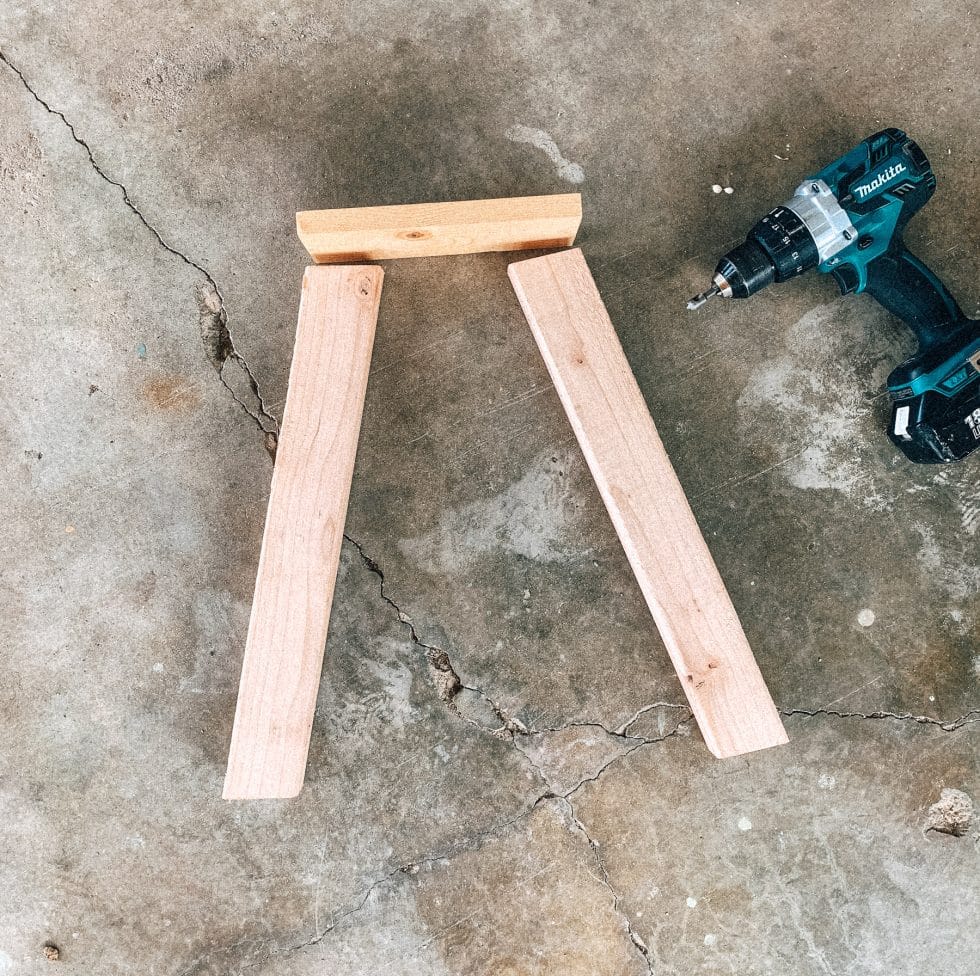 How To Make A Simple Bench ( WITH PLANS ) - Lily Ardor